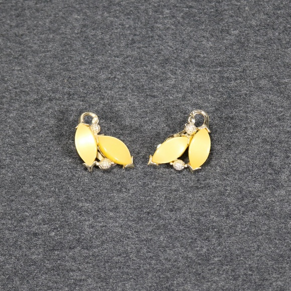 Vintage | Jewelry | Vintage Costume Jewelry Gold Tone Thermostat Screw ...